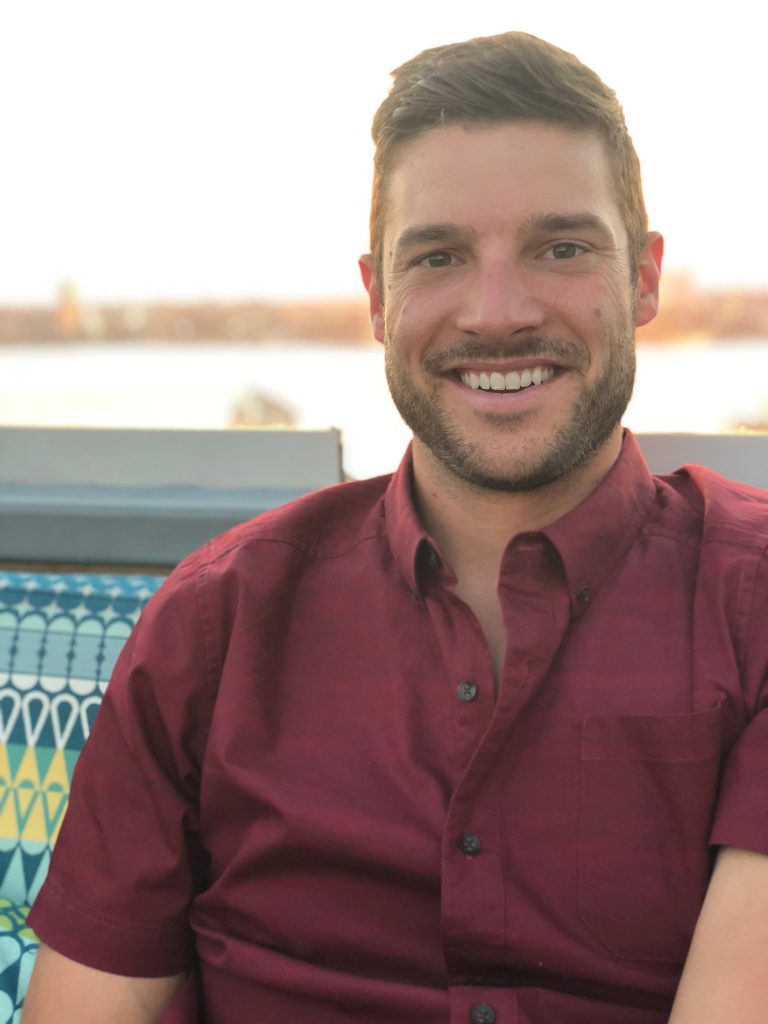 Mohegan Sun’s Reality Check Presents Becca Kufrin & Garrett Yrigoyen Of ...